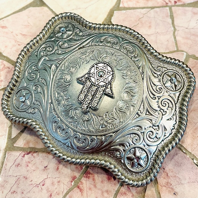 Unique Belt Buckle Jewelry Gift - 60+ Gift Ideas for 2026