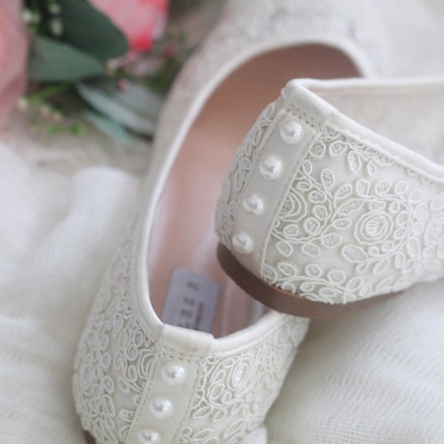 White Lace Round Toe Flats With BACK PEARLS Women Wedding - Etsy