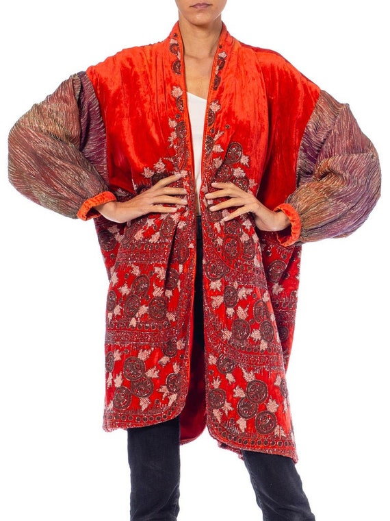 1920S Red Silk Velvet Beaded Opera Coat From Paris - Gem