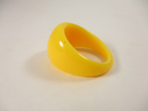 Yellow fashion jewelry store