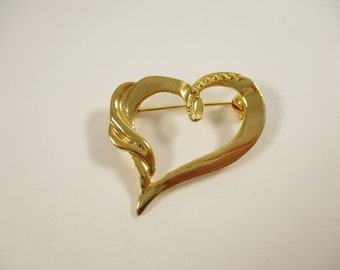 Gold Heart Pin - Etsy