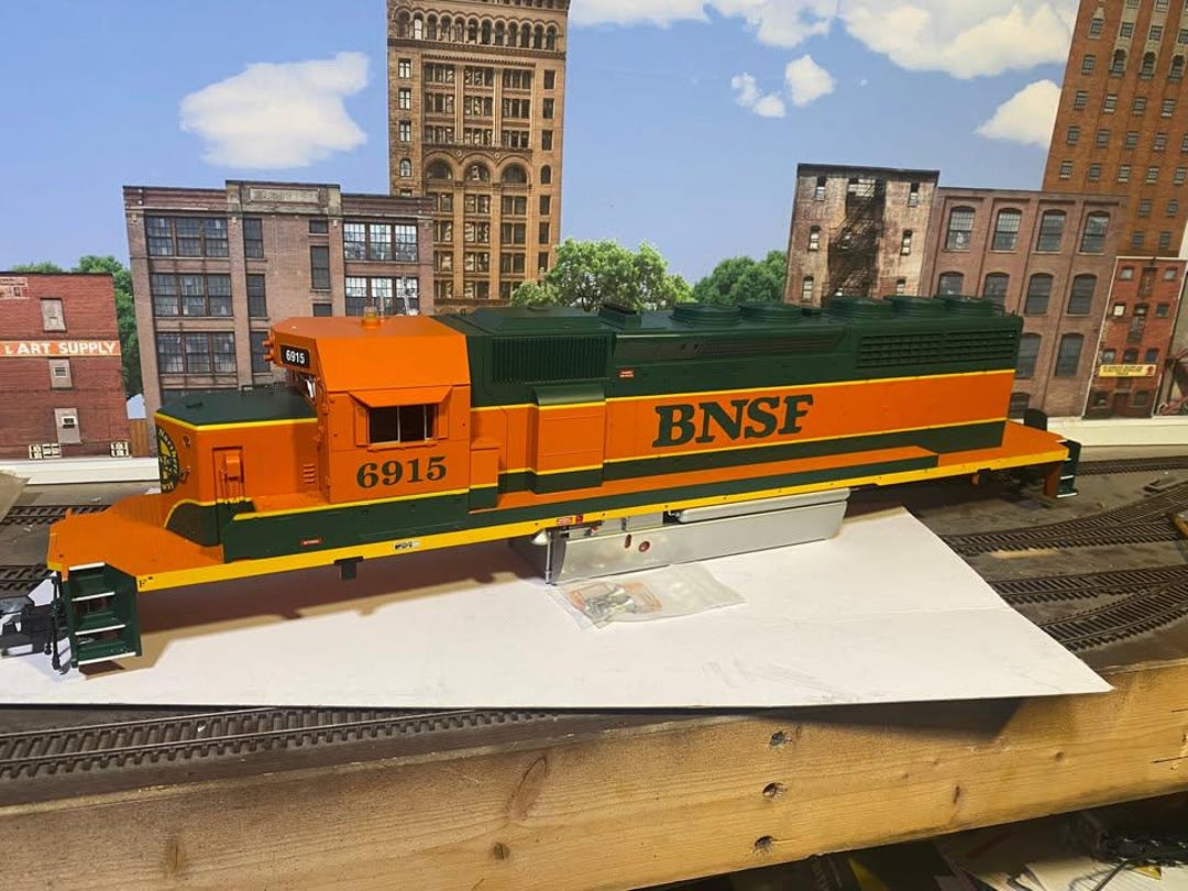 USA Trains SD40-2 Body G Scale BNSF - Etsy