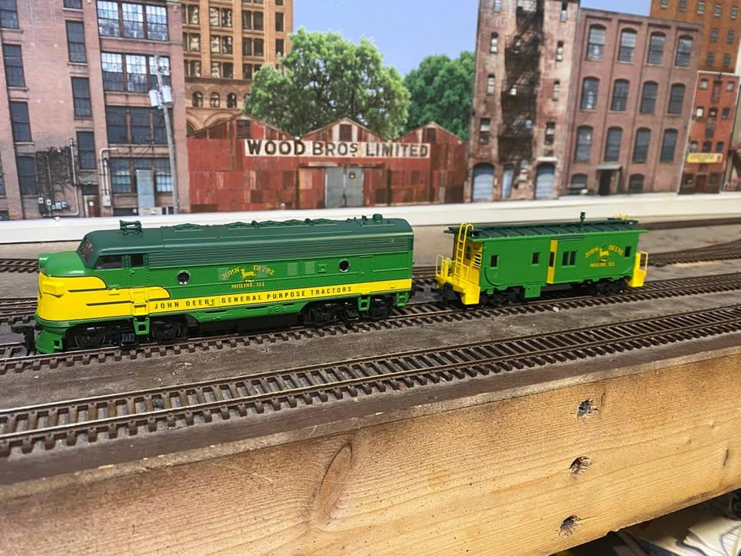 Athearn HO John Deere F7 Locomotive and Bay Window Caboose - Etsy