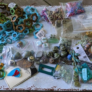 30 Dollar DESTASH Lot 13 & 14 Bulk Buttons and Artisan Beads, Stone ...