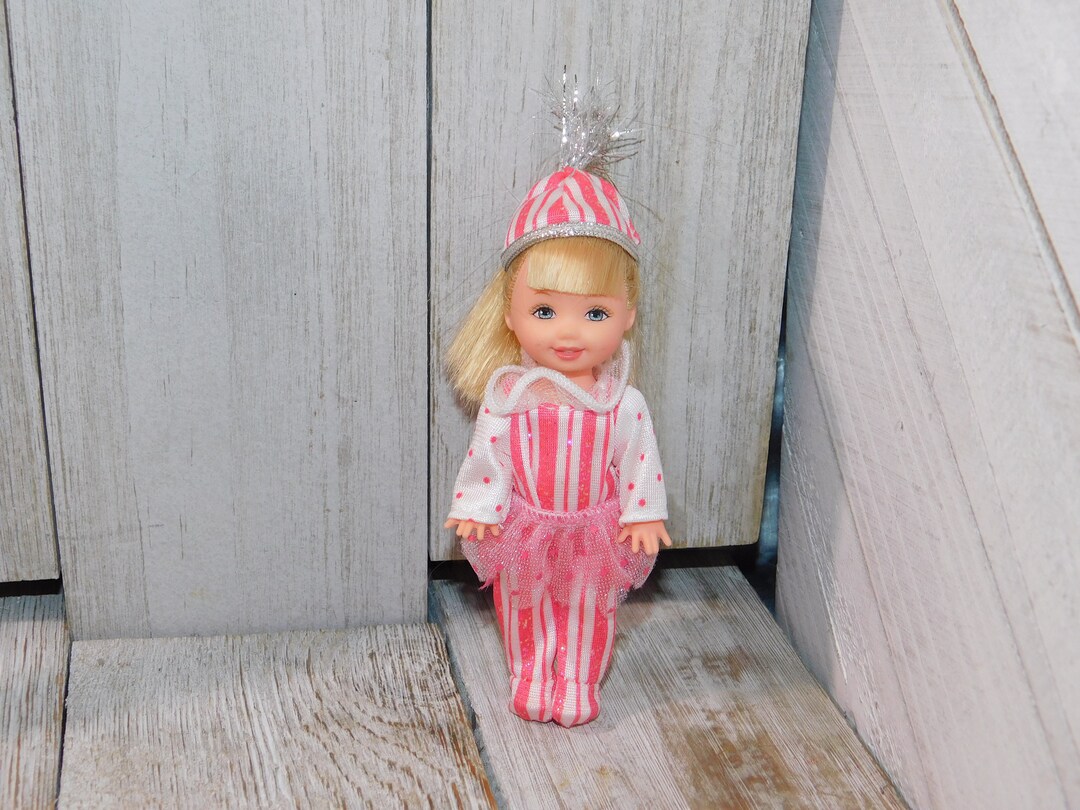Kelly Peppermint Girl W Candy Cane Barbie Doll Pink White Outfit ...