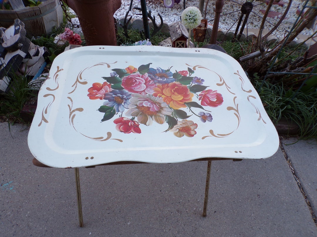 Metal Folding TV Tray Roses Flower Pattern Hard to Find Vtg Flower Tv ...