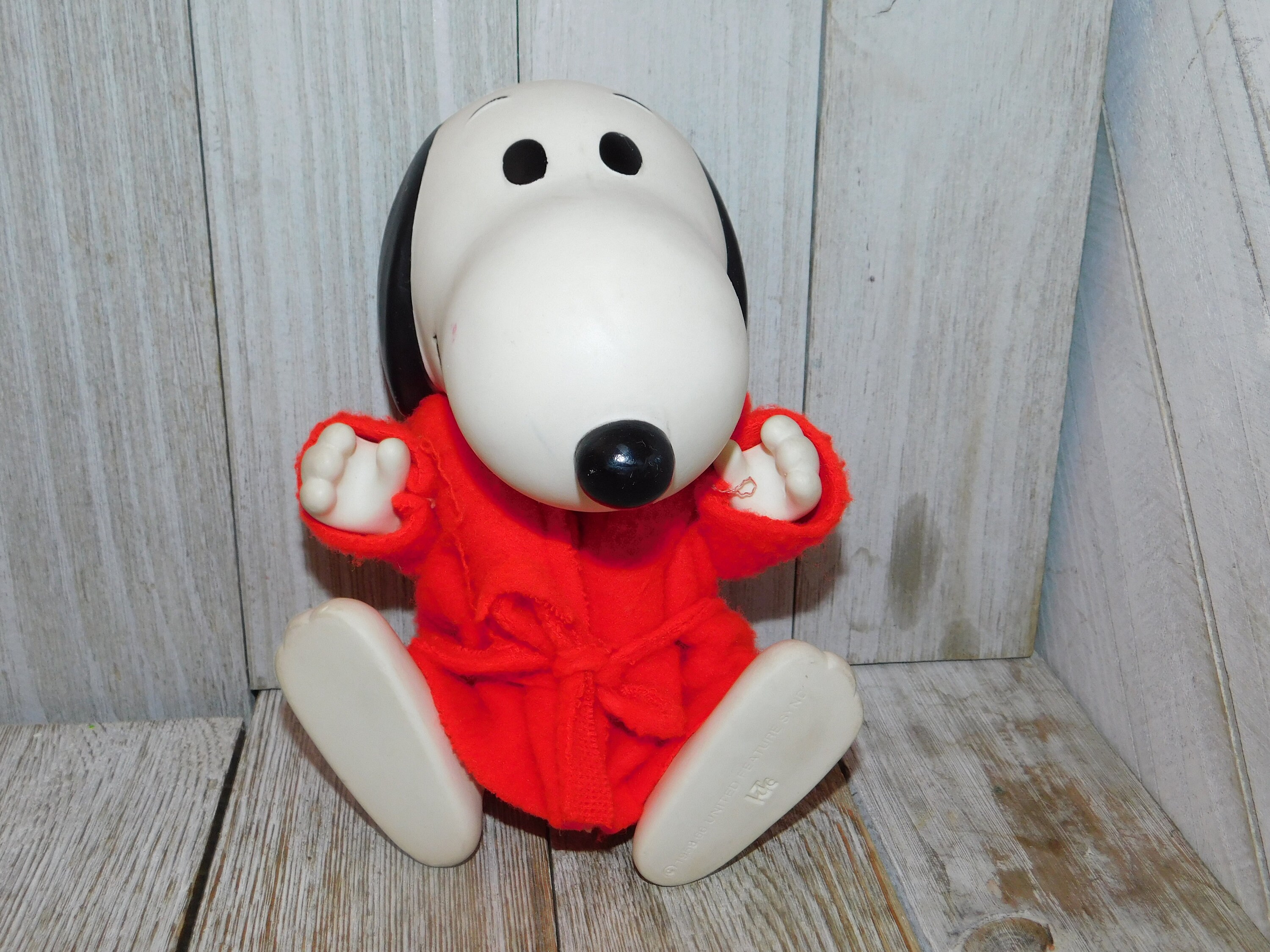 Gift Vintage Rubber Snoopy in his Red Bath Robe Daysgonebytreasures ...