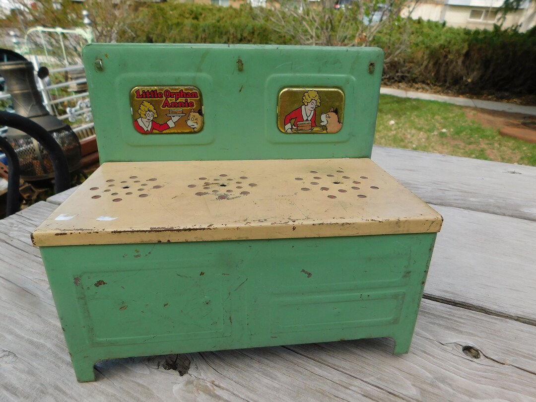 Orphaned Annie Toy Tin Stove, Vintage Toy Stove, Vintage Tin Toys ...