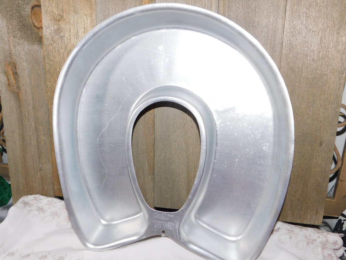 Wilton Horse Shoe Cake Pan 502 3258 Cowboy or Cowgirl Cake | Etsy