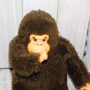 Gilroy thumb sucking Gorilla Monkey Gorilla Vintage Thumb | Etsy