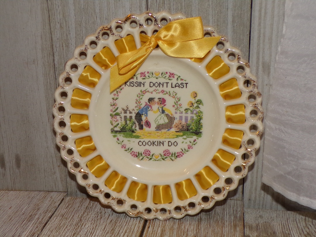 Kitchen Plate, Vtg Kitschy 70s Kitchen Decor, Kissing Dont Last, Cookin ...