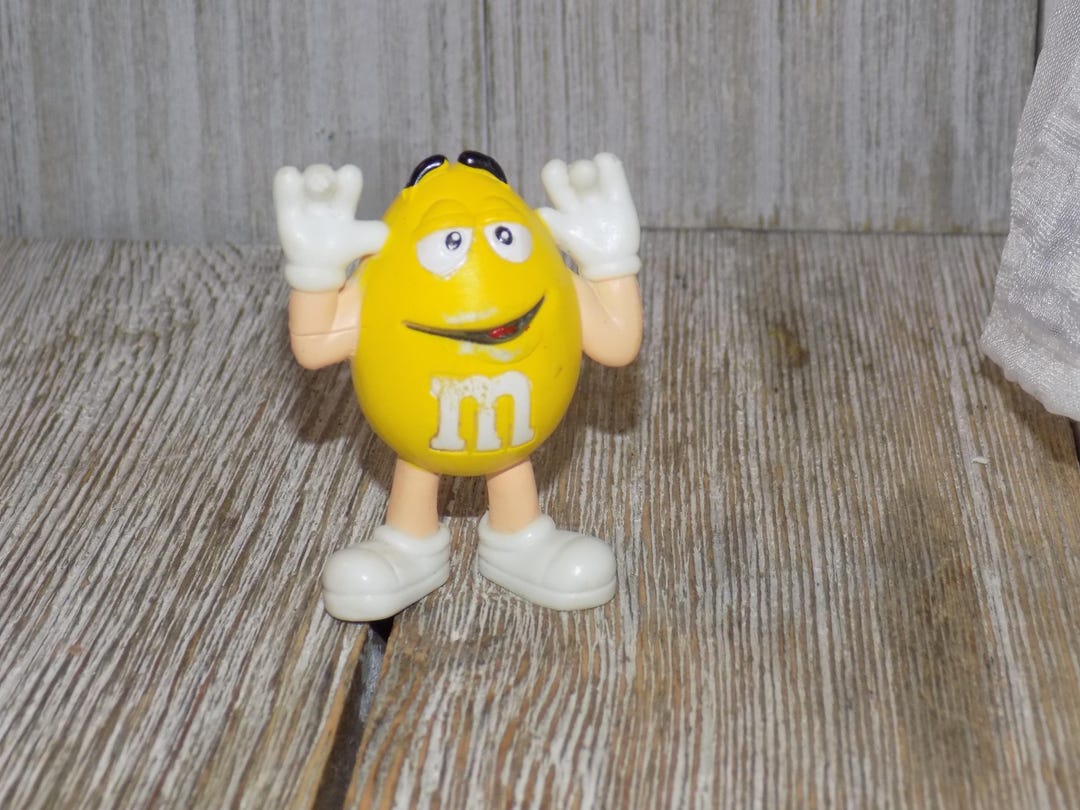 M&ms Yellow Guy, Advertising, Cake Topper, Toy Candy, Memories, Gif ...
