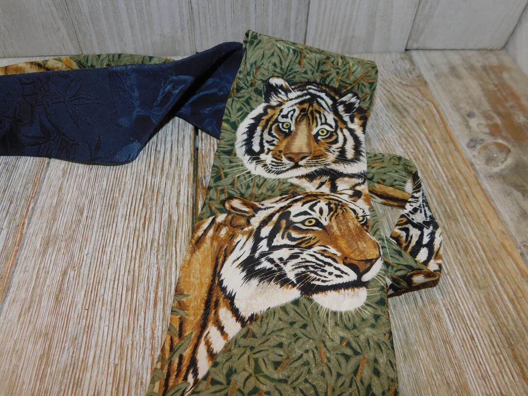 Tie Hidden Hunter 95 Marc Dennis Tiger Neck Tie Wilderness Jungle ...