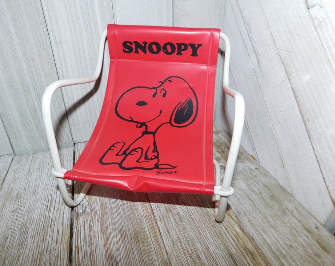 Snoopy Red Chair Snoopy Peanuts Gang, Cartoons Toy Chair Toy Furniture ...