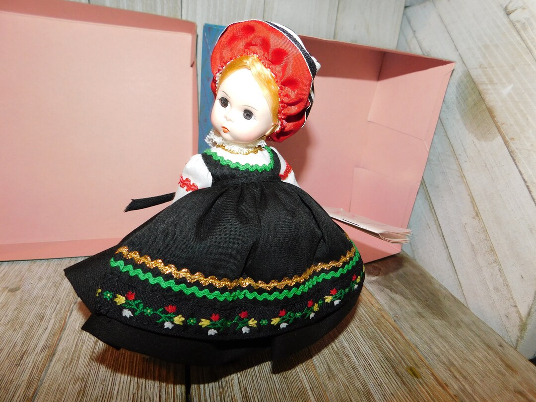Vintage Madame Alexander Finland Doll Great With Box, Doll of the World ...