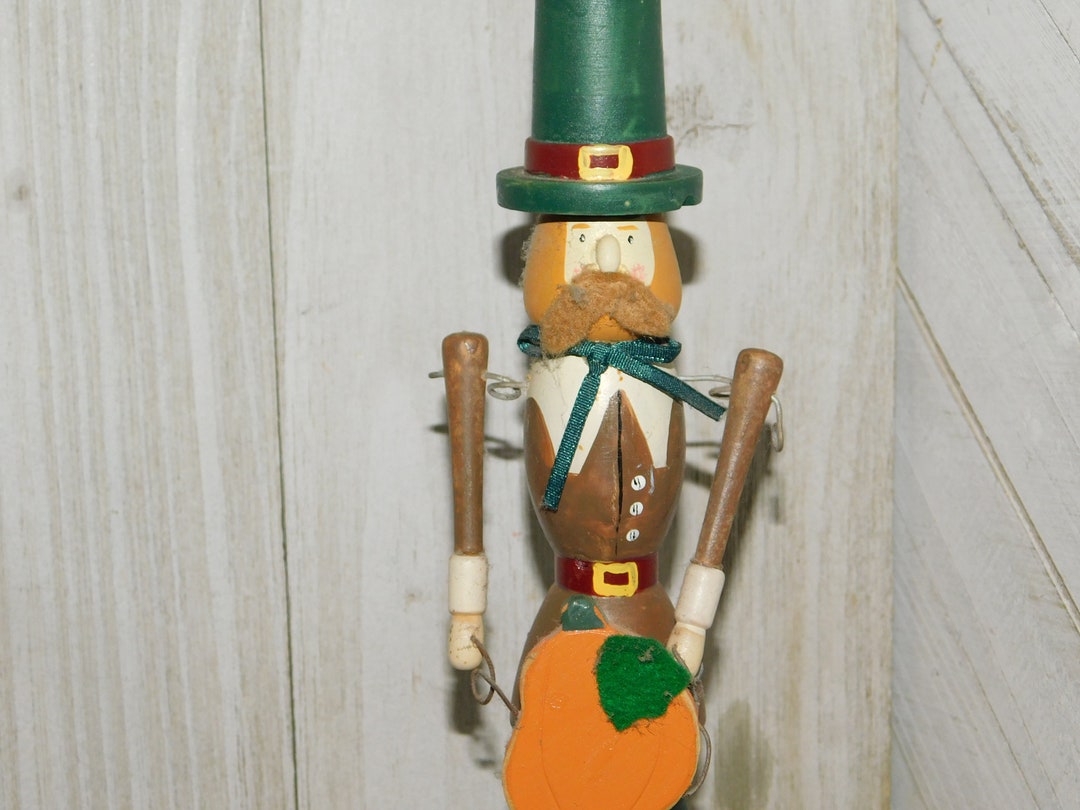 Pilgrim Man Jointed Arms, With His Pumpkin, Thanksgiving Décor ...