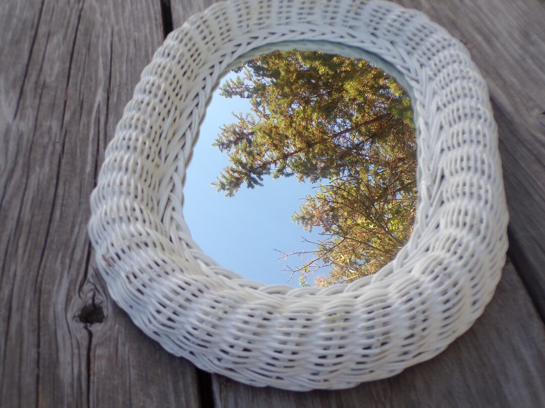 White Wicker Mirror Country Cottage Farm House Decor Country Decor ...