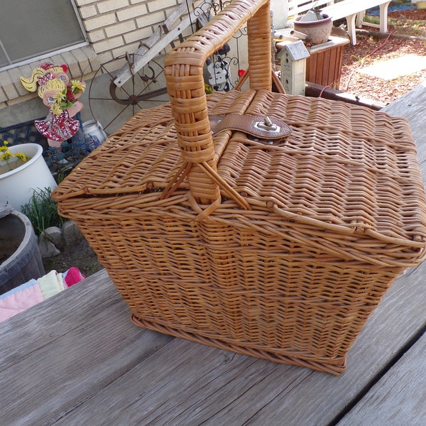 Wicker Picnic Basket - Etsy