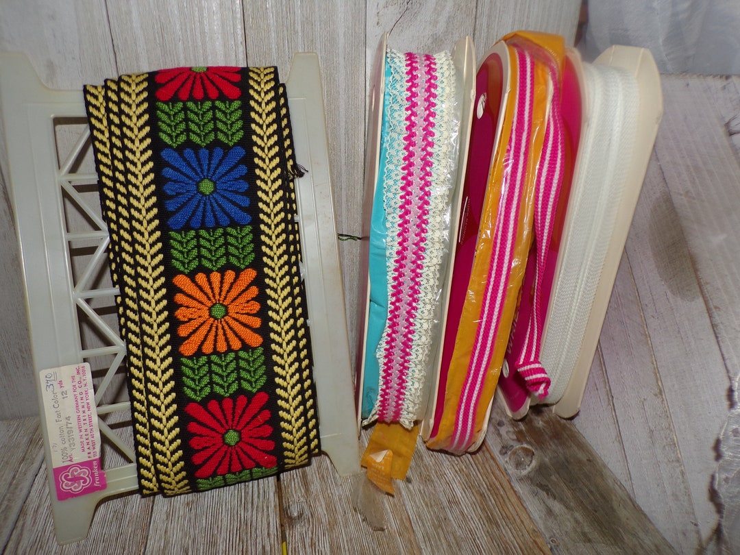 Vtg White Trim Fringe Funky Sewing Trim Craft Trim Card Making Scrap ...