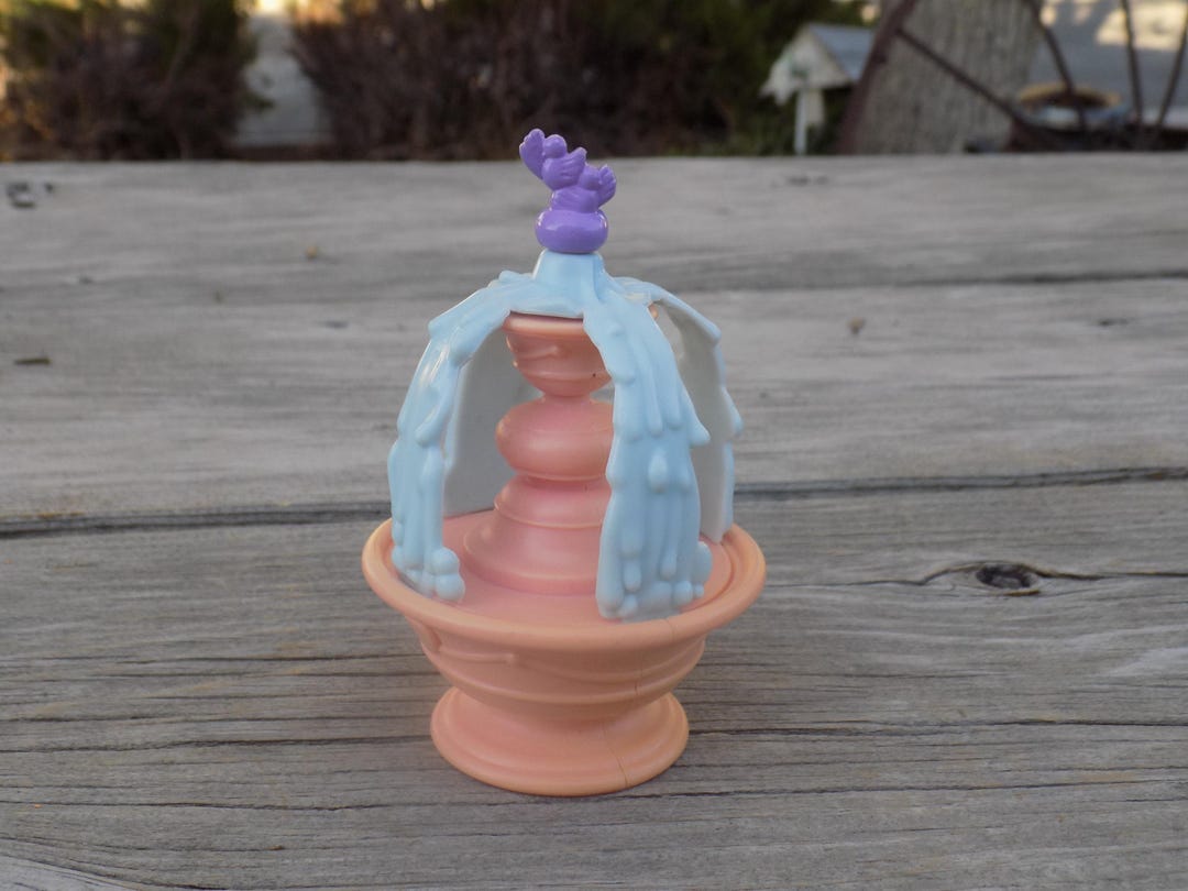 Toy Fountain, Vintage Plastic Toy, Memories, Gift, Prop ...