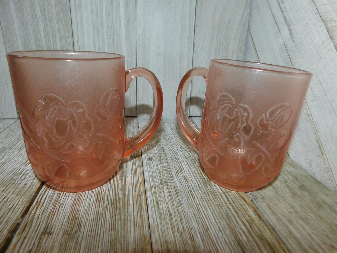 Vtg 2 Arcoroc Rosa Pink Rosaline Mugs Cup Pink Raised Flowers Design 8 ...