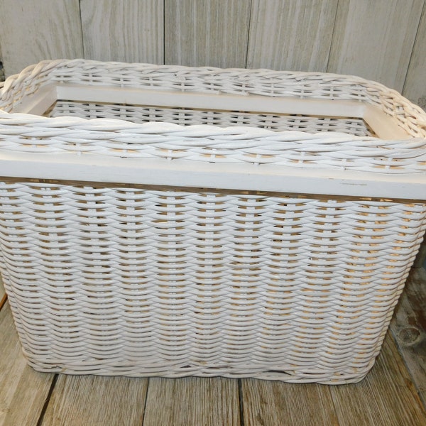 Small Wicker Basket - Etsy