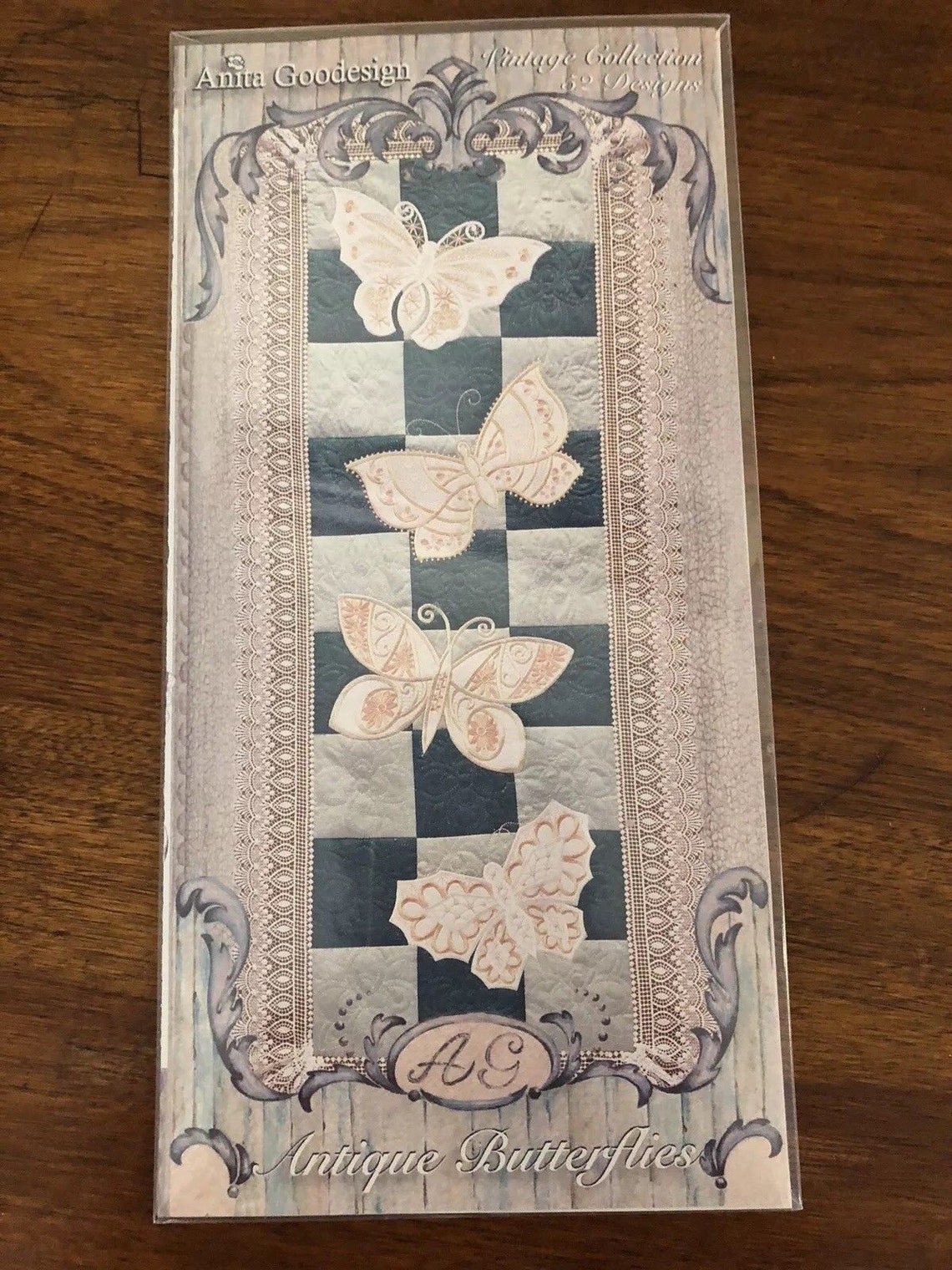 Anita Goodesign ANTIQUE BUTTERFLIES Machine EmbroideryDesign CD - Etsy 日本