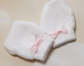 Baby girl hand mittens store