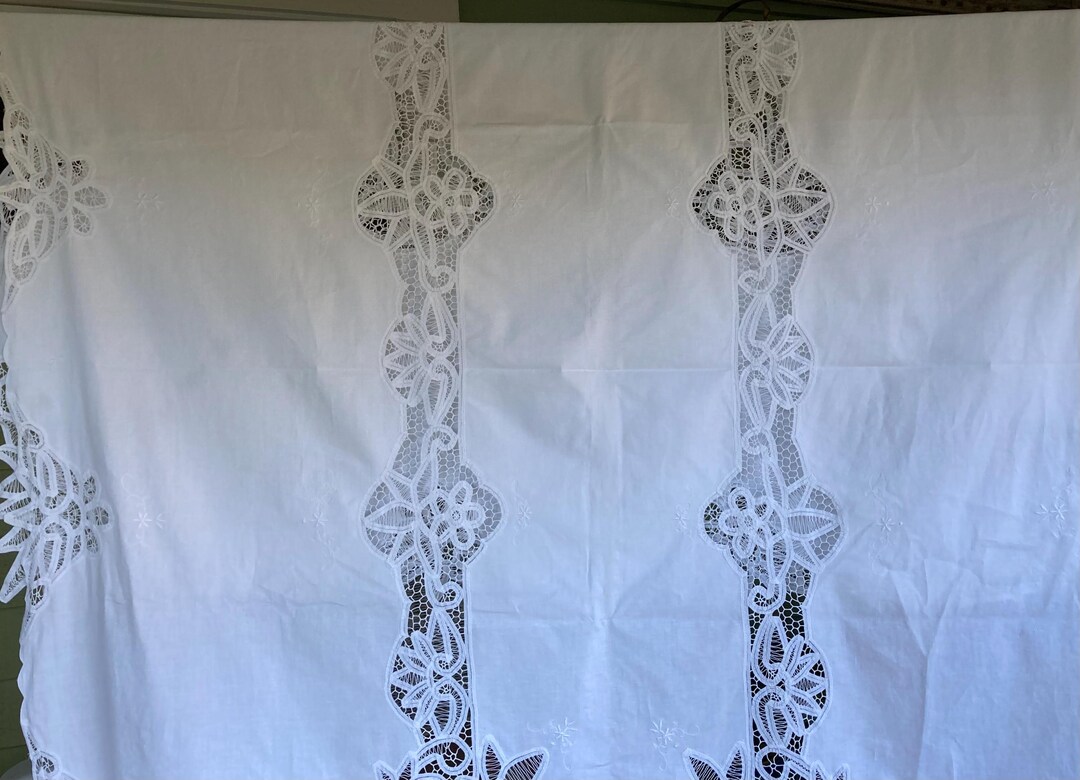 Vintage White Battenberg Lace Tablecloth, Rectangle, Center Motif ...