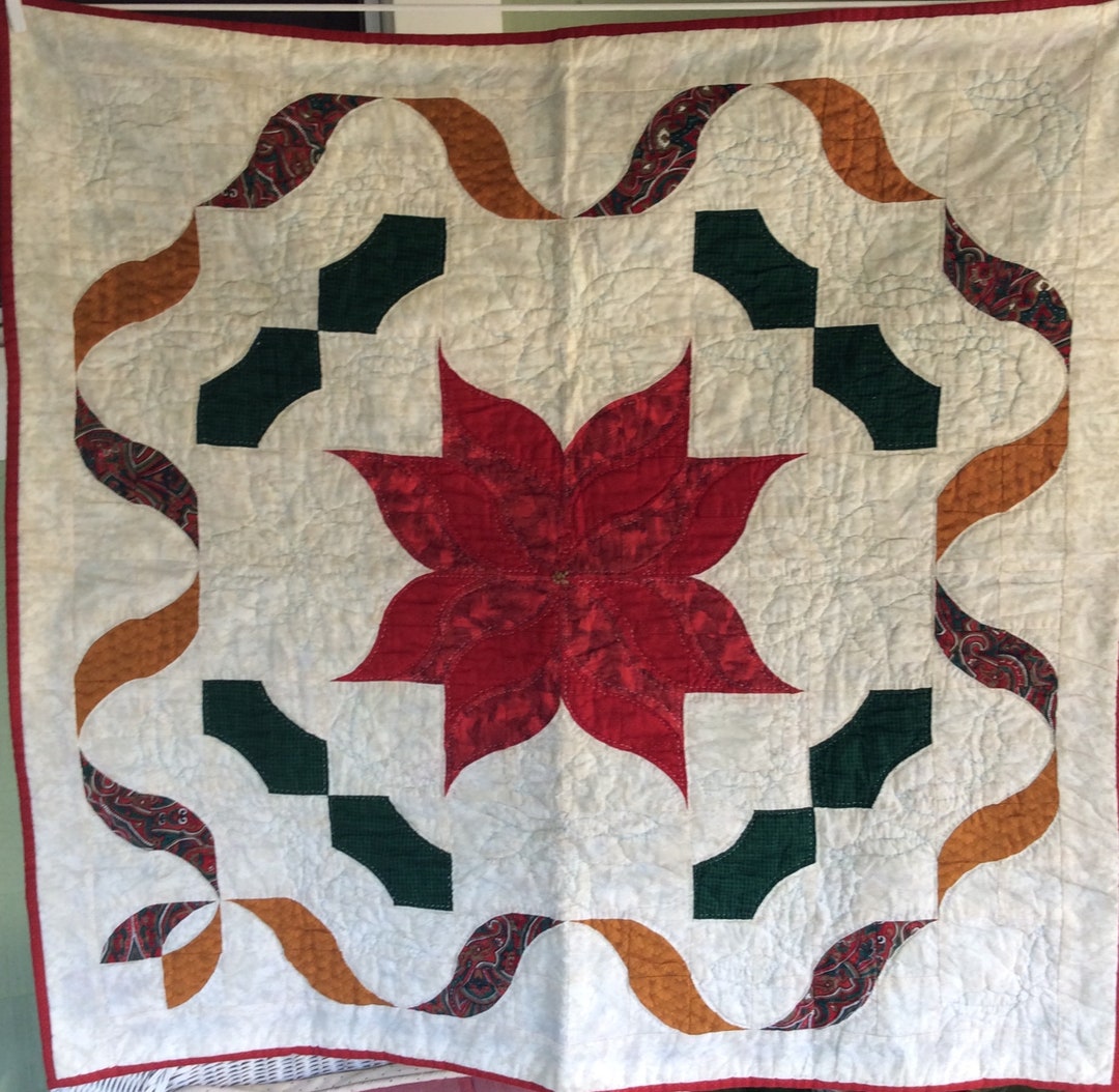 Vintage Pieced Patchwork Table Topper, Hand Made, Poinsettia Flower ...