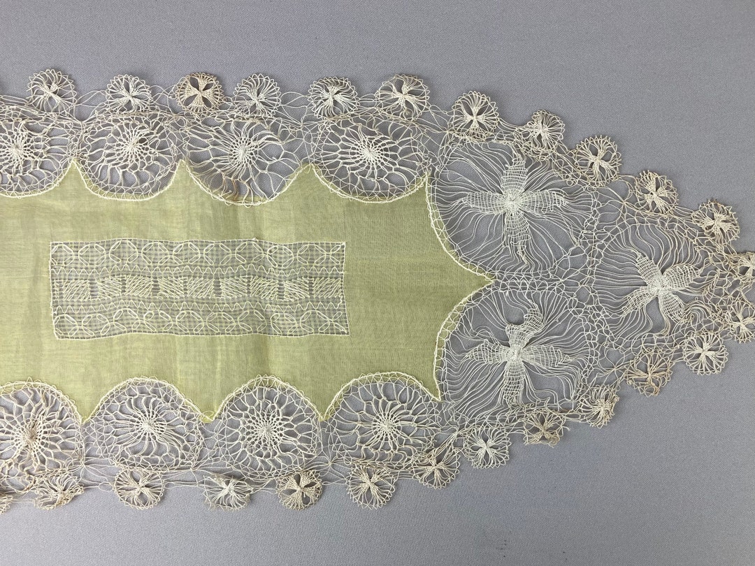 Vintage Hairpin Lace Doily, Sheer Yellow Organdy With off White Hand ...