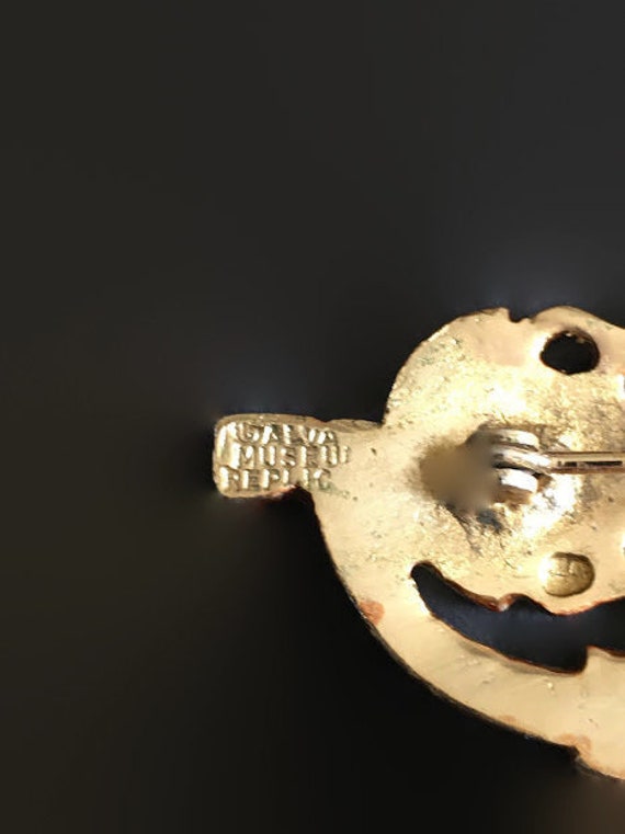 Vintage Alva Museum Replica Brooch Asian Dancer Chine… - Gem