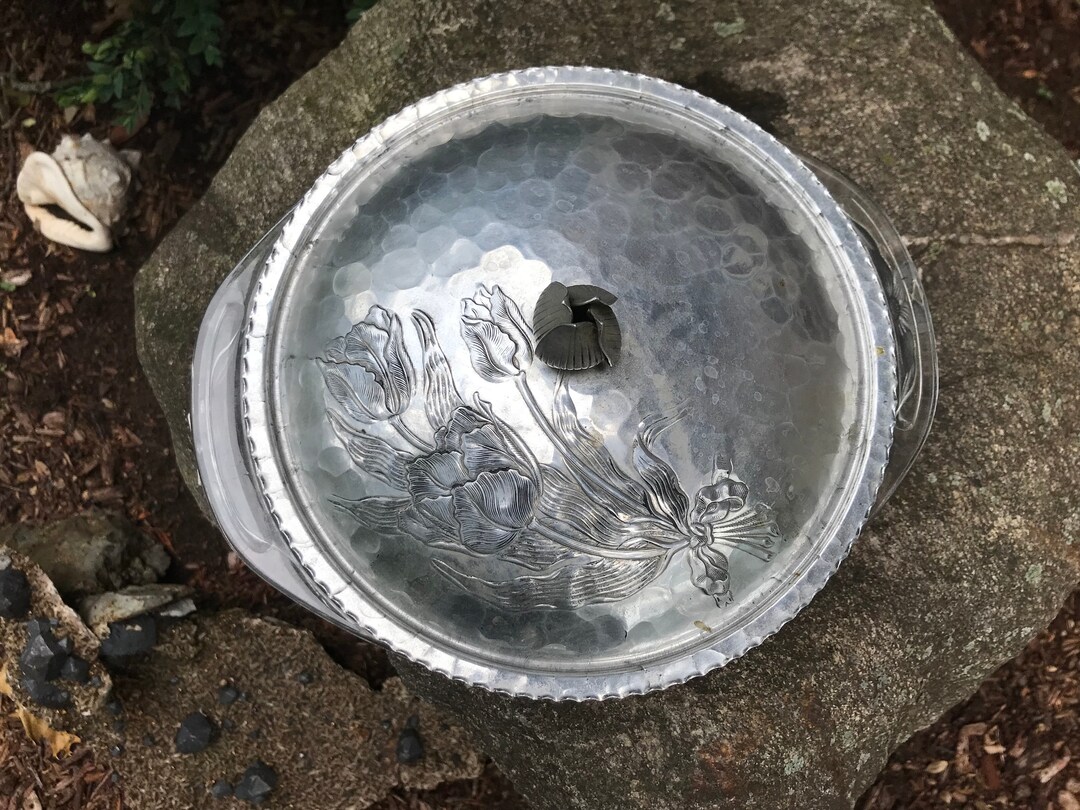 Vintage Rodney Kent Hammered Aluminum Tulip Casserole, Lid & Pyrex Bowl ...