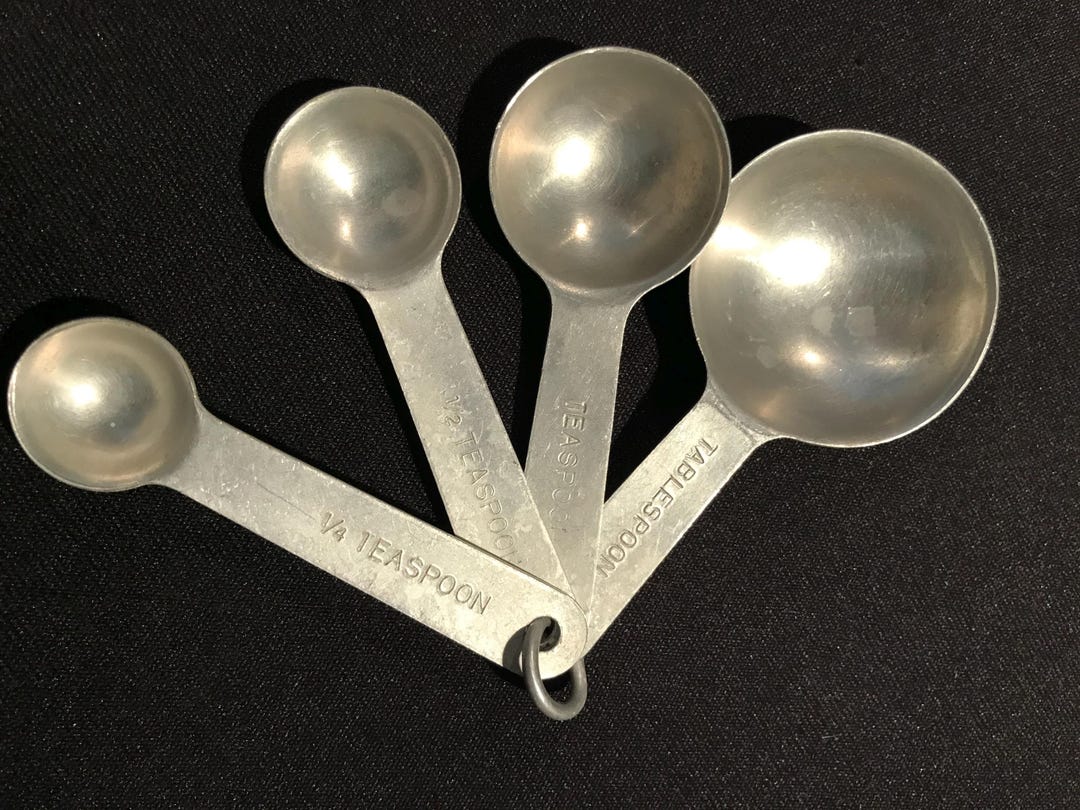 Vintage Aluminum Measuring Spoons Set - 1960s - From ...