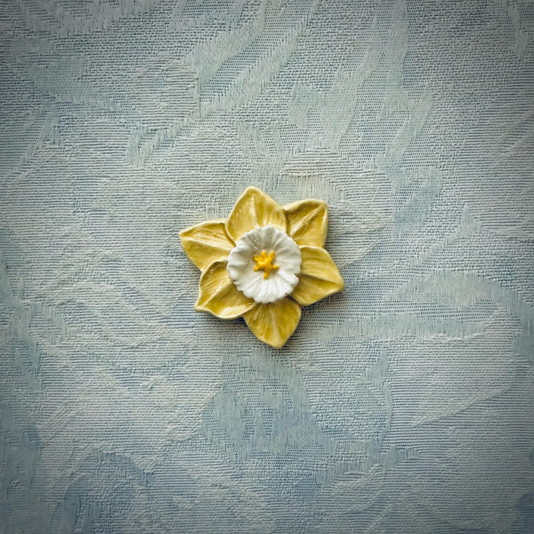 Yellow Ceramic Daffodil for Mosaic Garden Art, Stepping Stone or Patio ...