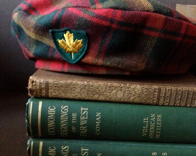 Vtg Canada // Red Plaid Wool Beret // Maple Leaf Tartan - Etsy