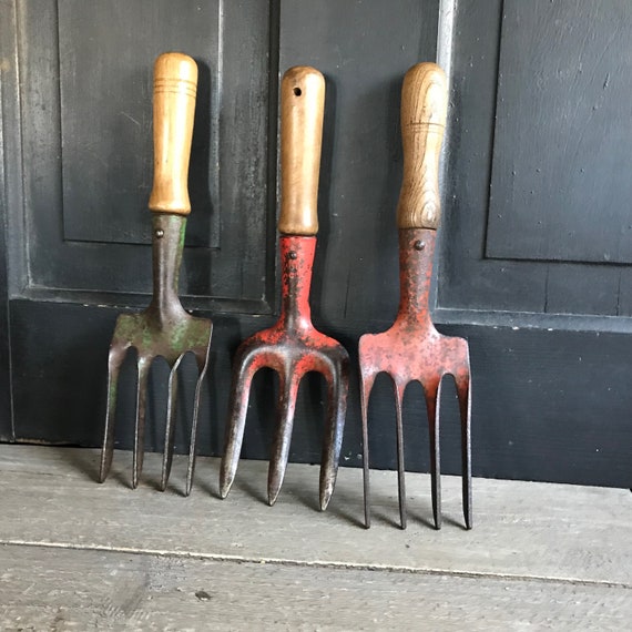 English garden tools store