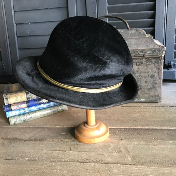 1930s French Black Velvet Hat, Moleskin, Floral Roset… - Gem