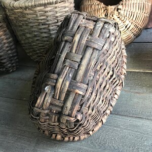 Small Rustic Willow Basket, Antique, Handmade, Flowers, Garden Basket ...