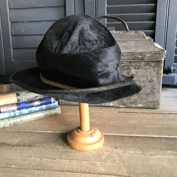 1930s French Black Velvet Hat, Moleskin, Floral Roset… - Gem