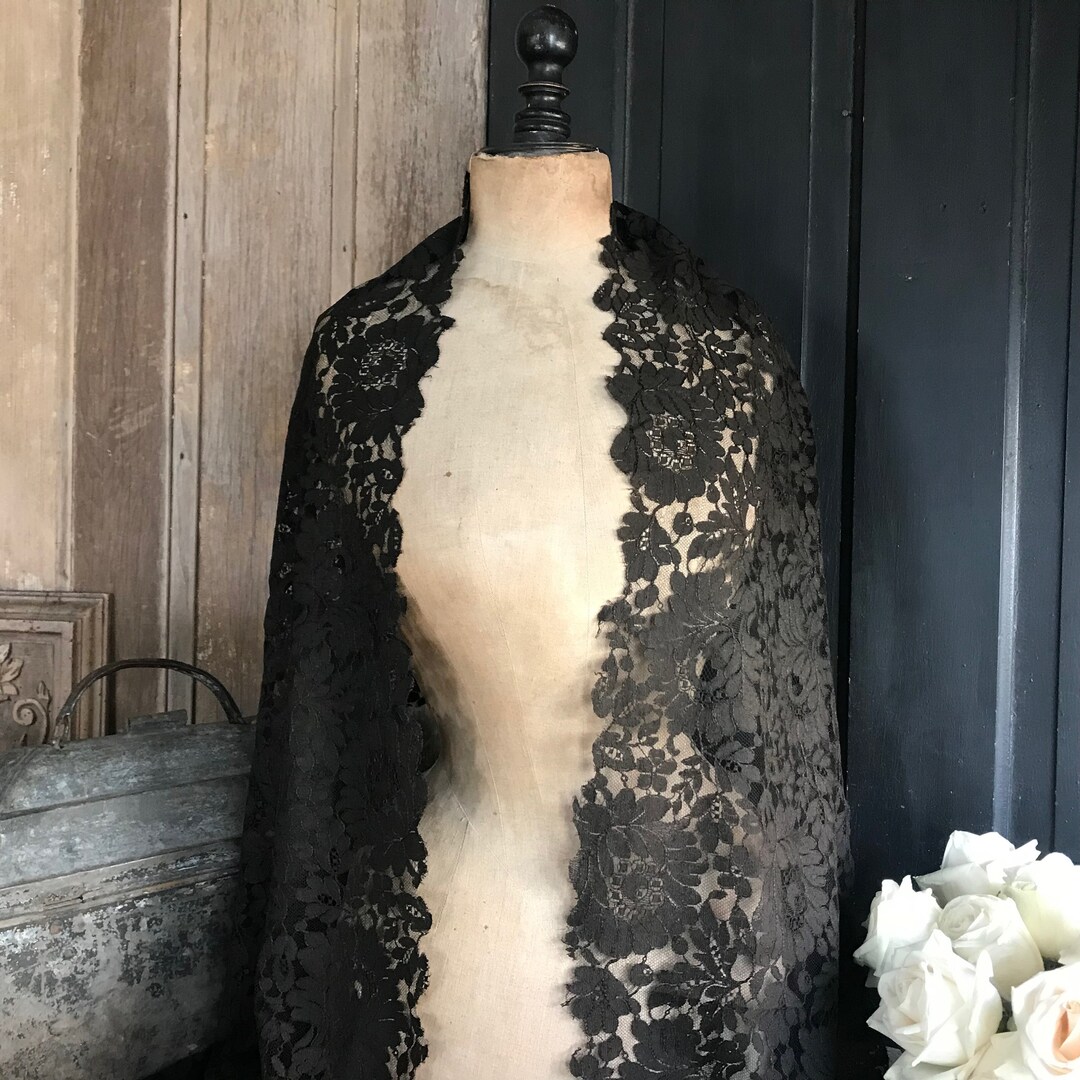Antique Black Chantilly Lace Stole Shrug Scarf Mantilla, Veil Wrap ...