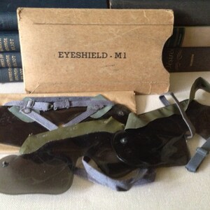 US Army WWII Tank Helmet Eye Shields Set of 3 in Original Case - Etsy