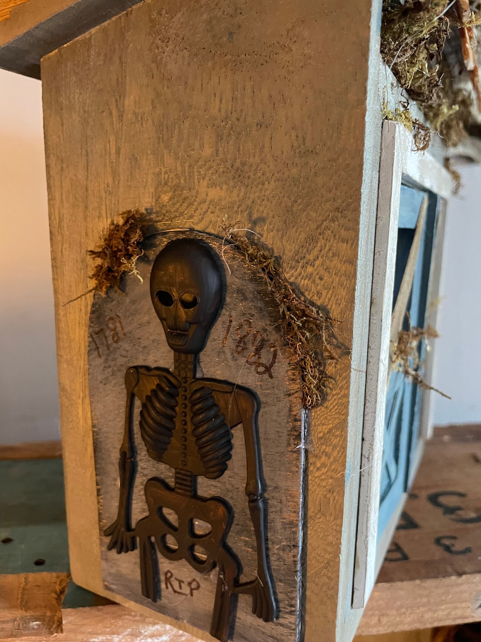 Haunted She Shed, Miniature Garden Shed, Tombstone, Skeleton, Wine ...