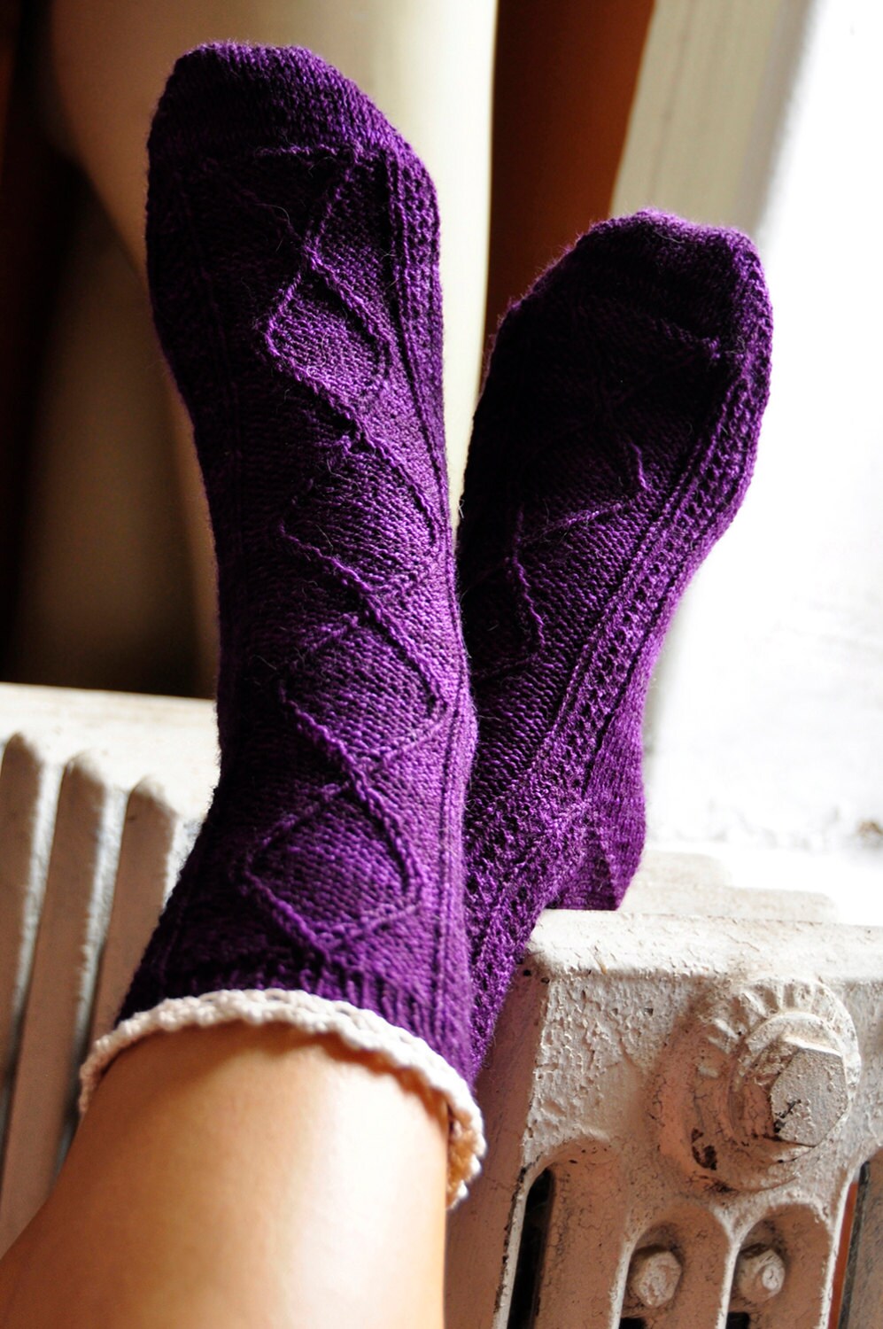 Diamond in the Ruffle Cable Knit Socks KNITTING PATTERN in Ankle, Knee ...