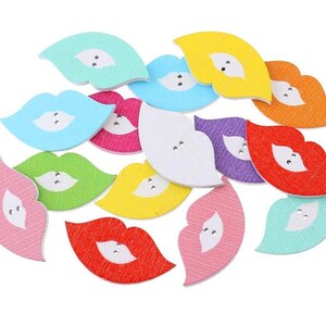 Lip Kiss Wooden Buttons - 3.4cm X1.8cm (1 3/8" X 3/4")- Valentines Day ...