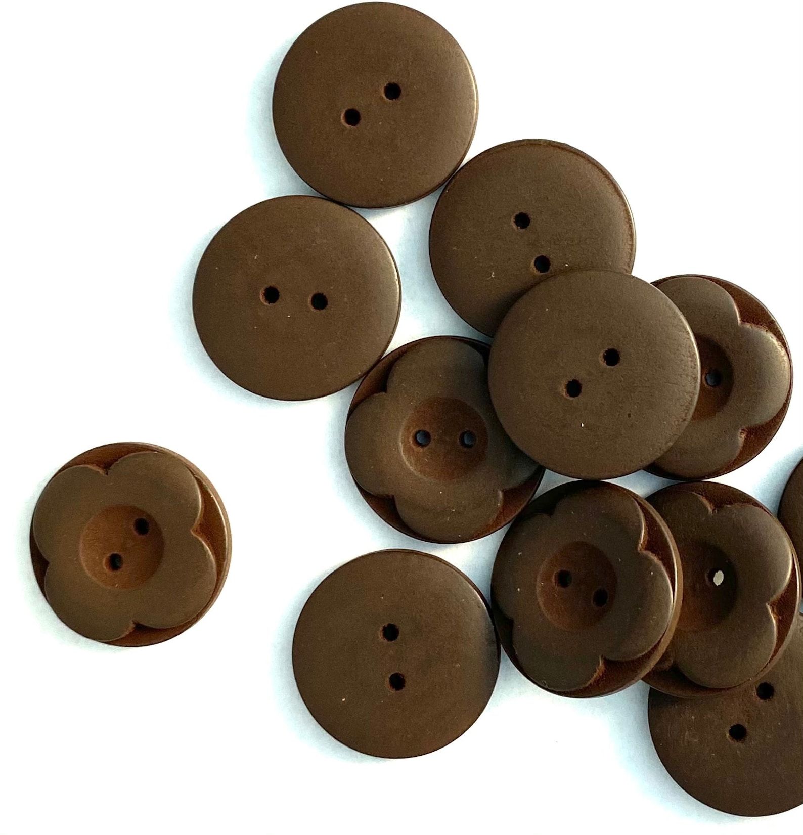 1 Inch Dark Brown Carved Wooden Buttons - Carved Flower - 25mm (1 Inch ...