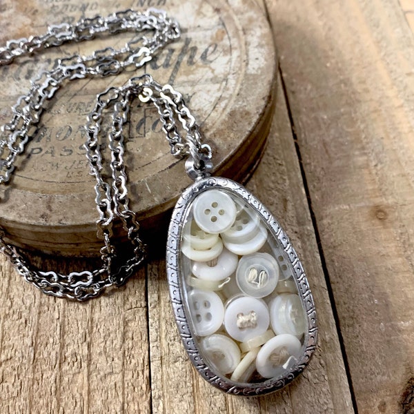 Buttons Necklace - Etsy