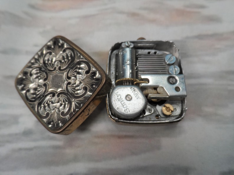 1960's Clover Sankyo Mechanical, Wind Up, Music Box Japan on 22" 1/20 ...