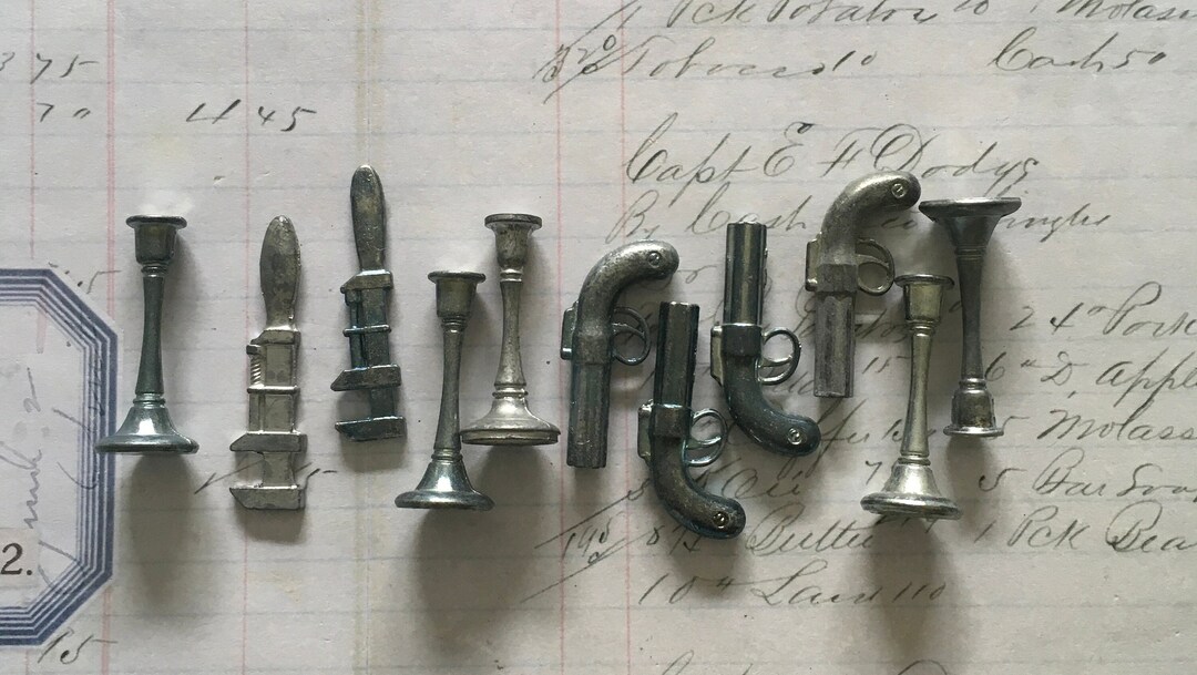 Clue Tokens / 11 Clue Game Tokens Pistols, Candlesticks & Wrenches ...
