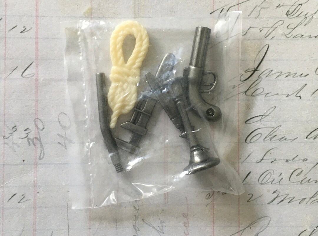 Clue Weapons / 6 Vintage Clue Game Tokens Pieces Weapons Great for ...